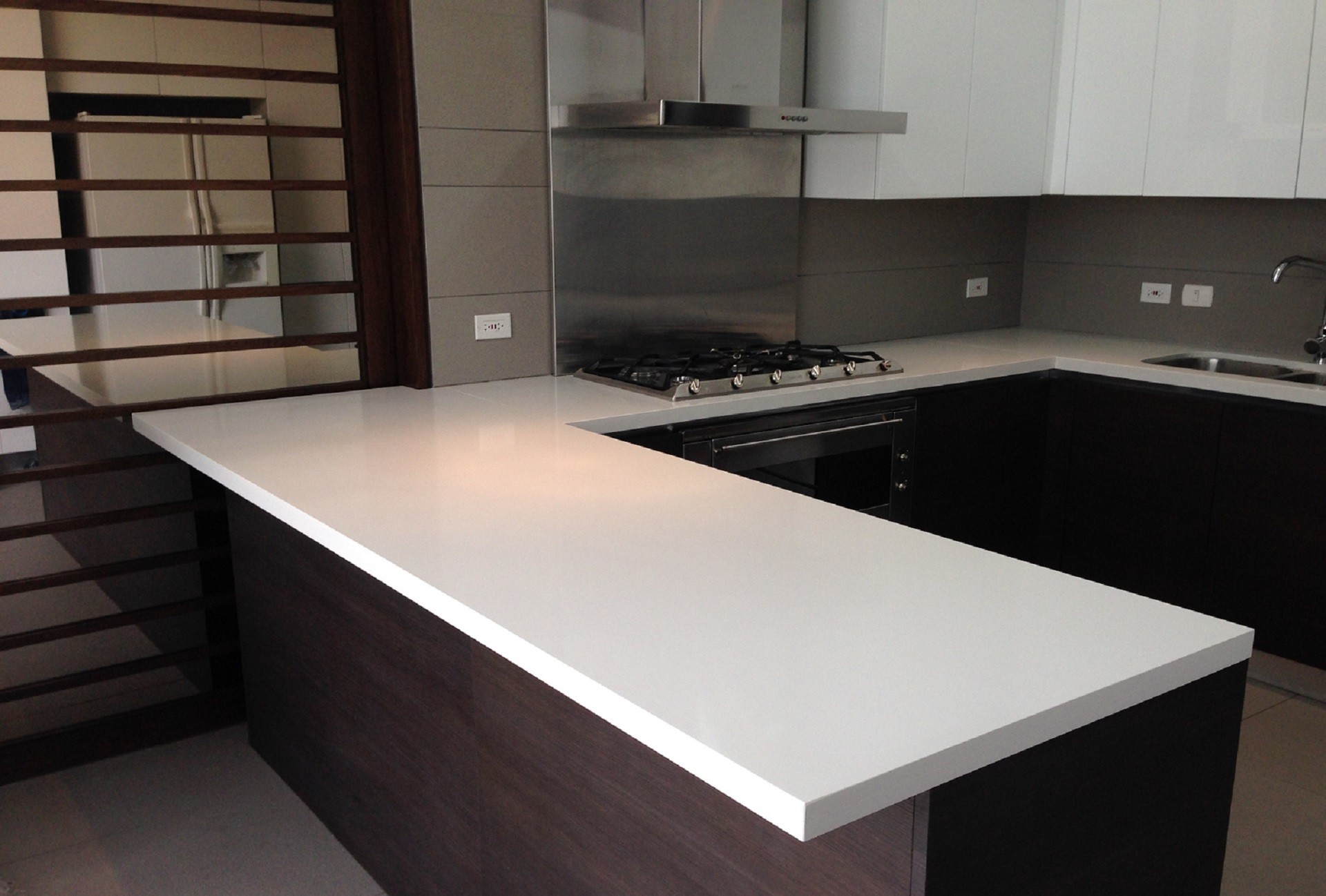 Quarztone blanco extra para cocinas baños chimeneas